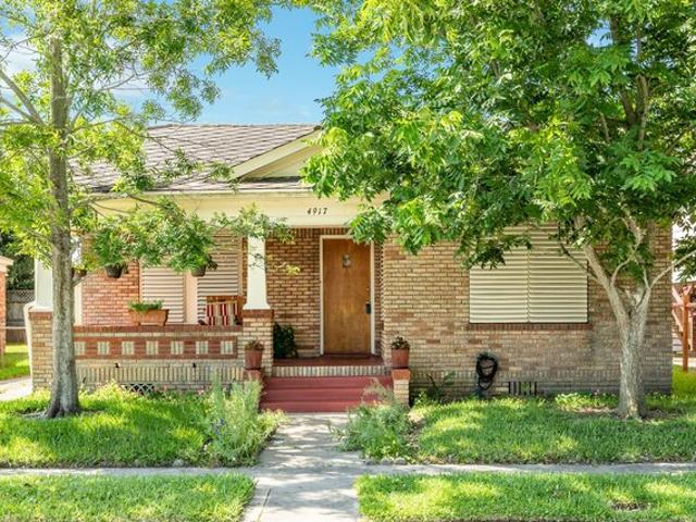4917 Austin Dr, Galveston, TX 77551