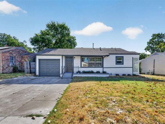4917 Roanoke St, Fort Worth, TX 76116