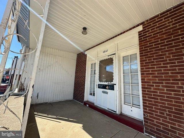 4918 Rosehill St, Philadelphia, PA 19120