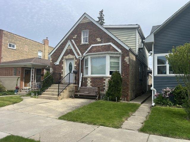 4918 W Winnemac Ave S, Chicago, IL 60630