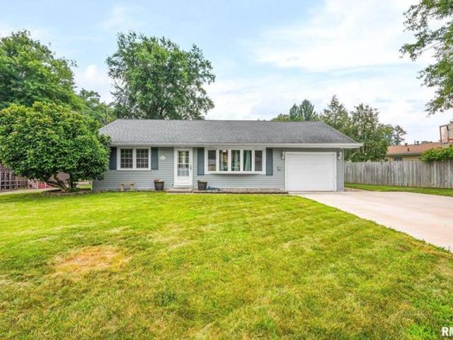 4910 W Linda Curv, Peoria, IL 61607