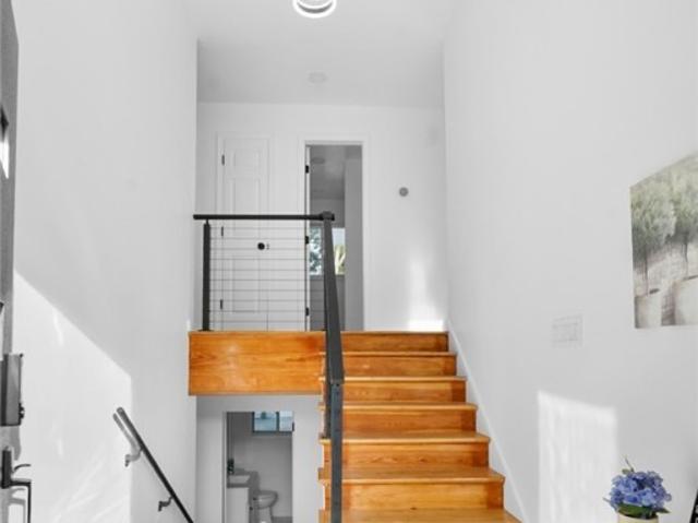 4911 Aqua Lane
