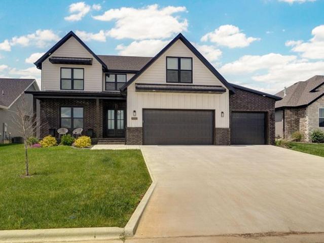4911 S Burrows Ave, Springfield, MO 65810