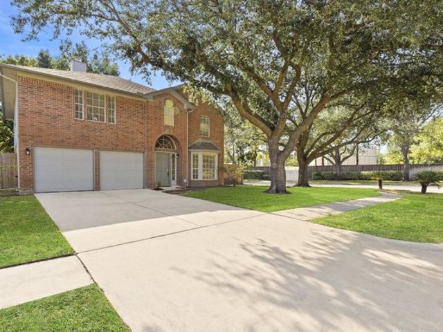 4911 Silver Fox Dr, Houston, TX 77066