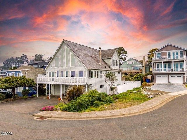 4912 SW Beach Ave, Lincoln City, OR 97367