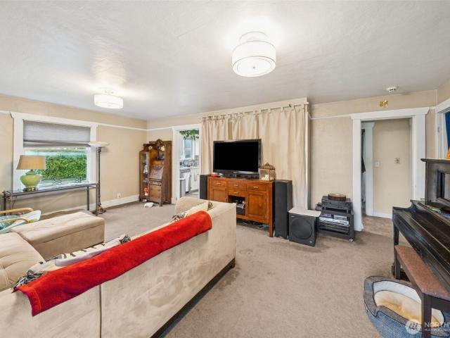 4912 S Prospect Street