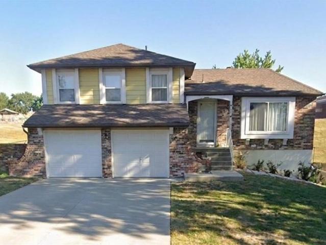 4913 NW Downing St, Blue Springs, MO 64015