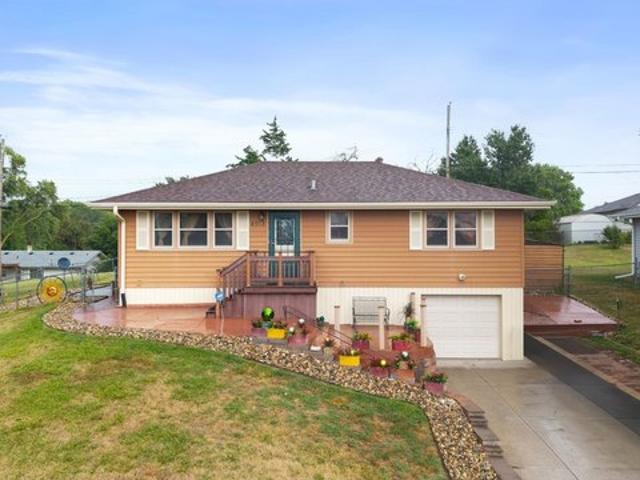 4913 N 58th St, Omaha, NE 68104