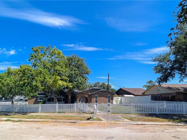 4913 Creekbend