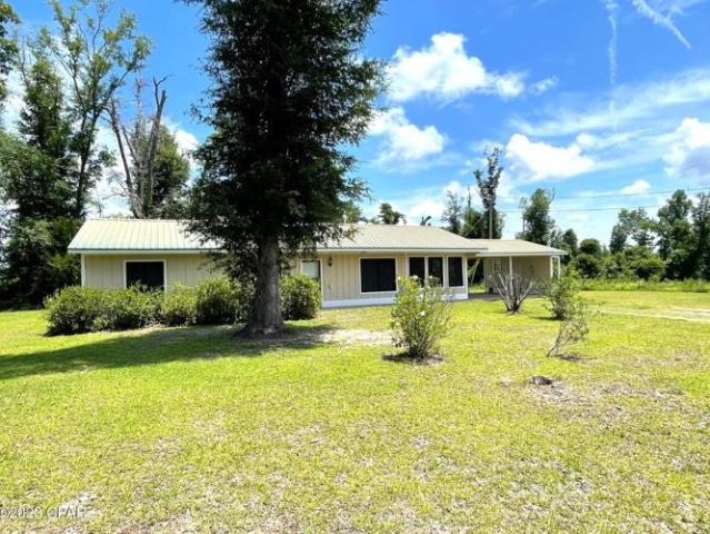 4913 Davis Dr, Marianna, FL 32446