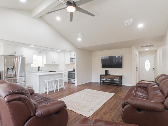 4913 Deerwood Circle
