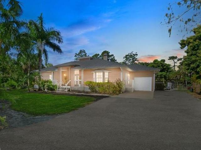 491 21st St NW, Naples, FL 34120