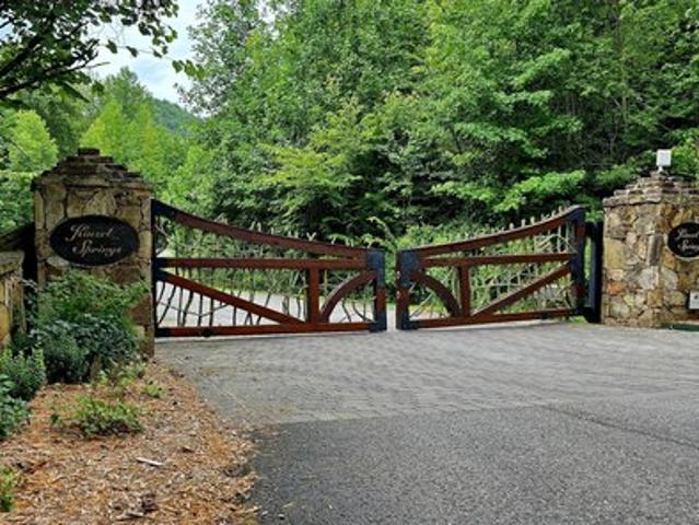 491 Chetola Trl, Townsend, TN 37882