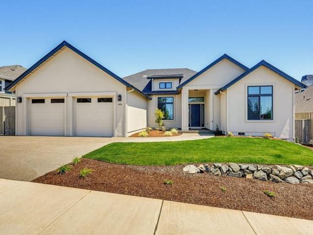 491 Autumn Hills Dr, Medford, OR 97504