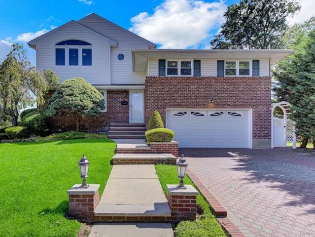 491 Boulevard Pl, Garden City, NY 11530
