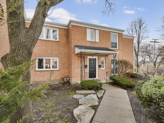 491 Old Surrey Ln Unit B, Hinsdale, IL 60521
