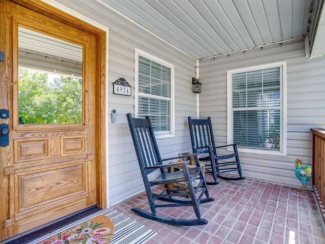 4924 Calmont Ave, Fort Worth, TX 76107 | Compass