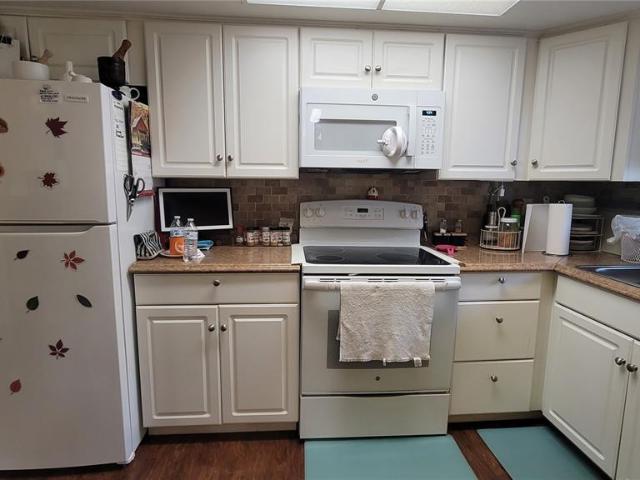 4924 Live Oak Cir, Unit 115, Bradenton, FL 34207 | MLS #A4675 | Compass