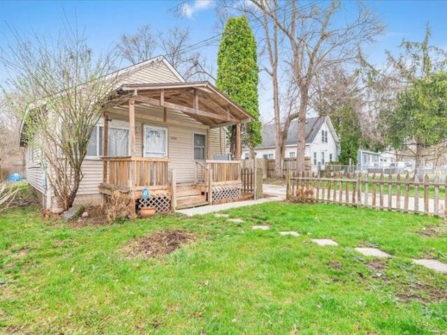 4924 Pleasant Grove Rd, Lansing, MI 48910