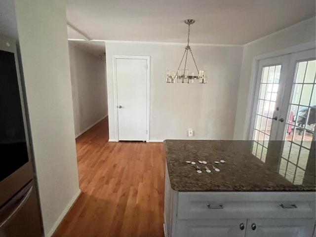 4925 Vincent Lane