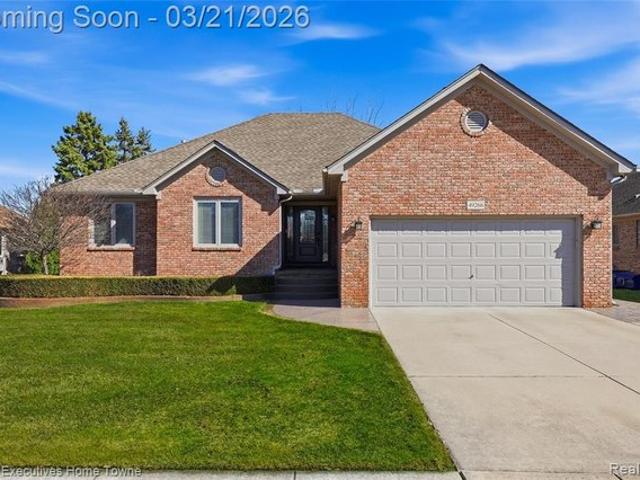 49266 Shenandoah Dr, Macomb Township, MI 48044