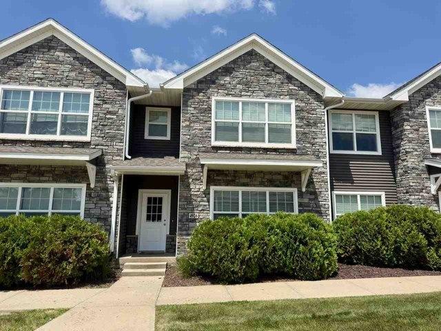 4926 Raleigh Ln, Iowa City, IA 52245