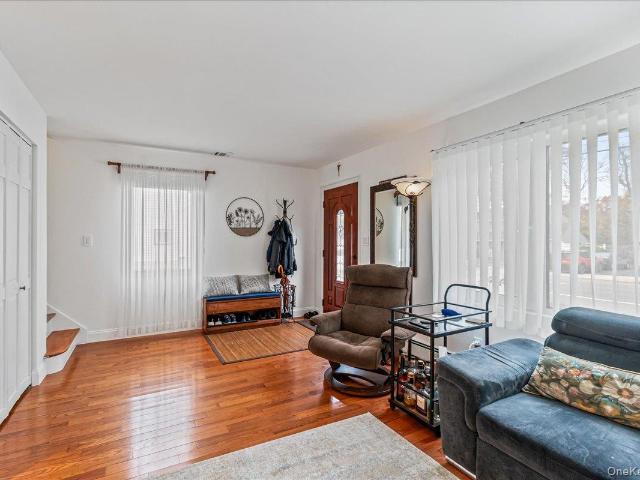 4928 Express Drive S