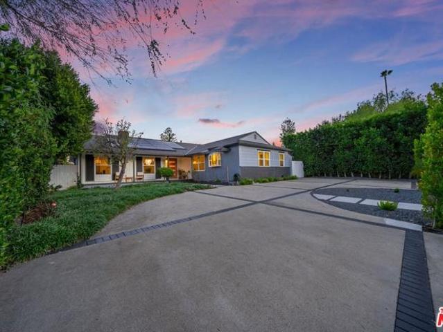 4928 Hayvenhurst Ave, Encino, CA 91436