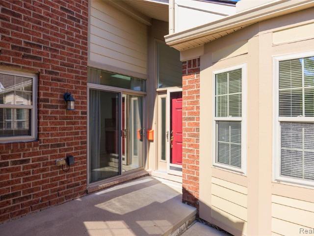 49290 Wayburn Drive
