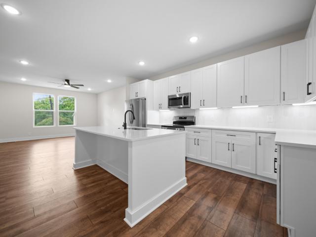 4929 Leesa Ann Ln