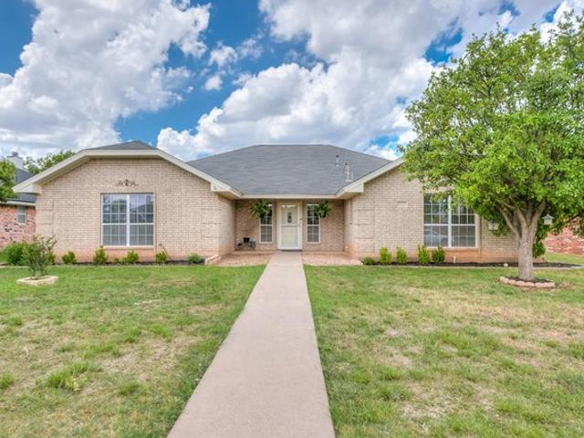 4929 Royal Oak Dr, San Angelo, TX 76904