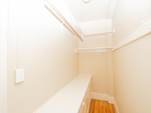 4929 SE Hawthorne Blvd. Studio Apartment for Rent at 4929 Se Hawthorne Blvd, Portland, OR 97215 Mt. Tabor