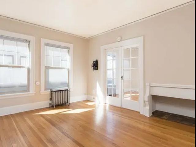 4929 SE Hawthorne Blvd. 1 Bedroom Apartment for Rent at 4929 Se Hawthorne Blvd, Portland, OR 97215 Mt. Tabor