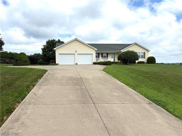 49208 Hickman Rd, East Liverpool, OH 43920