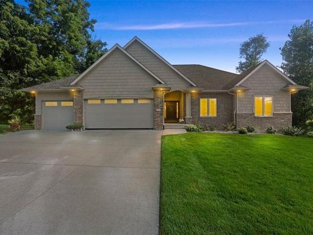 4920 Misty Morning Ct SW, Cedar Rapids, IA 52404