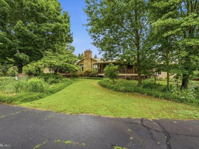 4920 Brook Hills Dr, Annandale, VA 22003