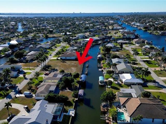 4920 Seville Ct, Cape Coral, FL 33904