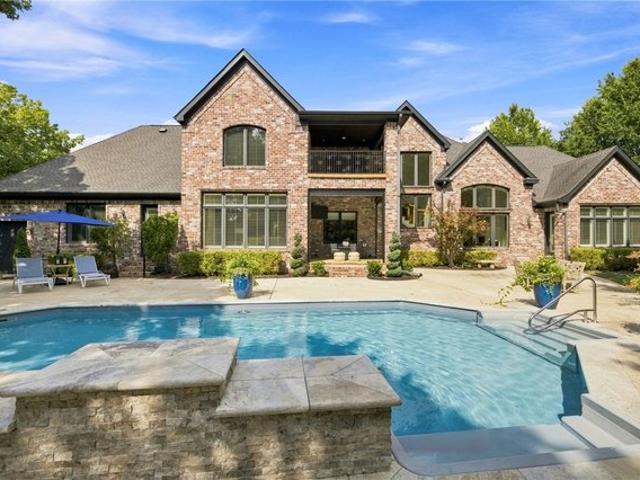 4921 Clear Creek Blvd, Fayetteville, AR 72704