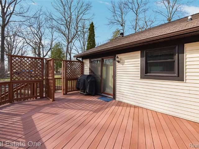 4921 Crestview Drive