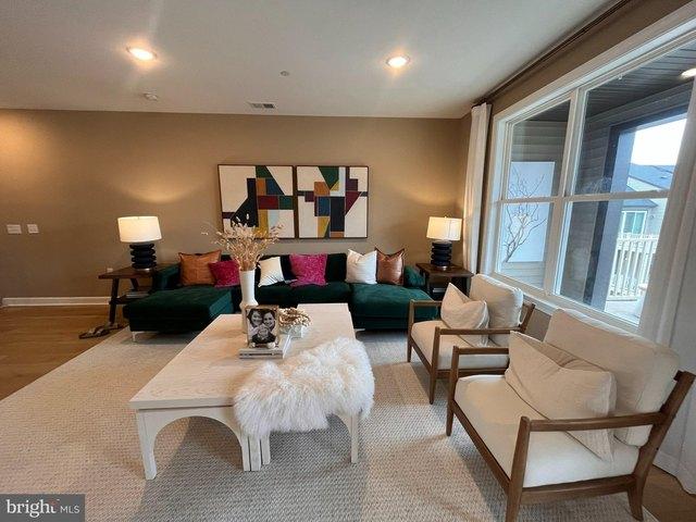4921 Longmire Way Unit 123, Chantilly, VA 20151