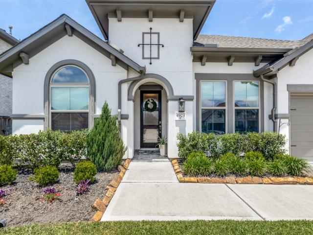 4923 Opal Sunset Court