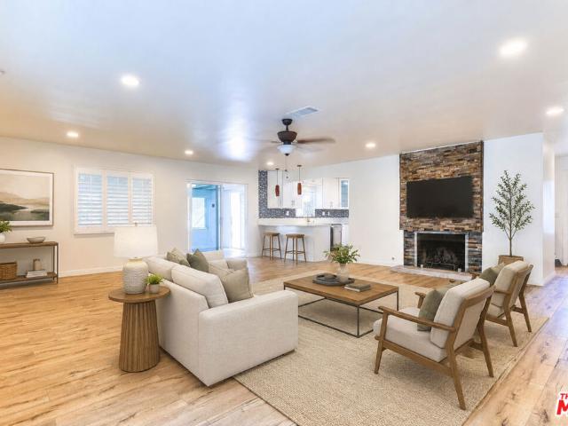 4923 Burgoyne Lane