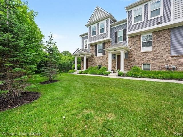 4923 Treeside Ln, Troy, MI 48098