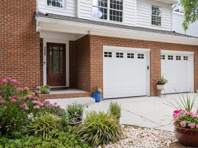 4923 Vistawood Way