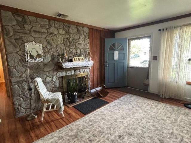 492 Booth Ct