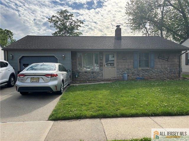 492 Booth Ct, Rahway, NJ 07065