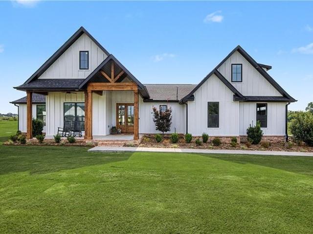 492 Drain Rd, Farmington, AR 72730