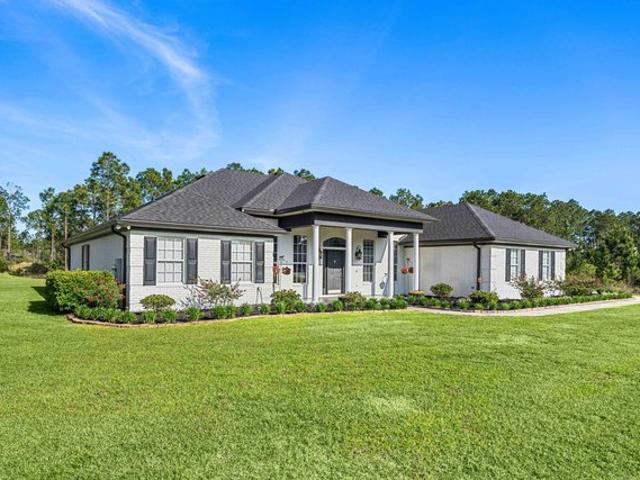 492 E Club House Dr, Freeport, FL 32439