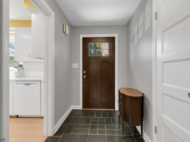 492 King George Rd
