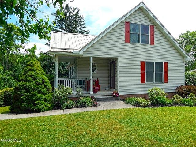 492 Overlook Dr, Hollidaysburg, PA 16648